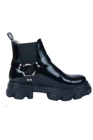 URBNKICKS Chelsea Strap Boots