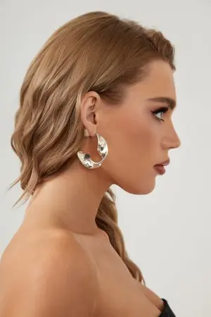CLASSICHARMS Chunky Wave Hoop Earrings - Silver