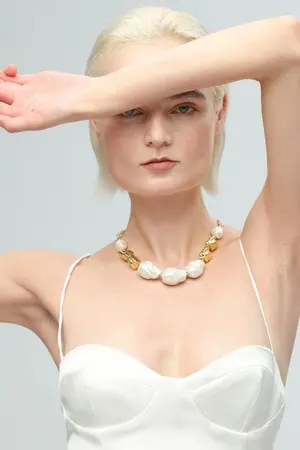CLASSICHARMS Baroque Pearl Statement Necklace
