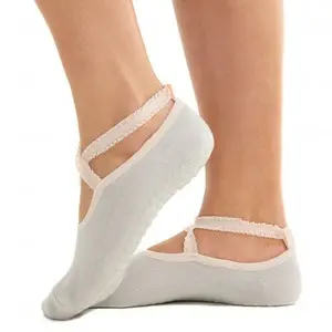SOULS. Ballet Grip Socks - Grey
