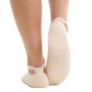 SOULS. Ballet Grip Socks - Pink