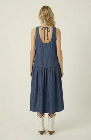 MODENAIRE Sleeveless Drop-waist Midi Dress