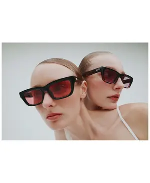 Le Specs Le Castle D Frame Sunglasses - Tortoise