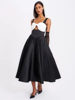 MISS CIRCLE Edda Maxi Gown With Bow