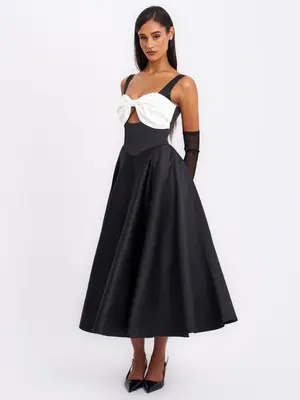 MISS CIRCLE Edda Maxi Gown With Bow