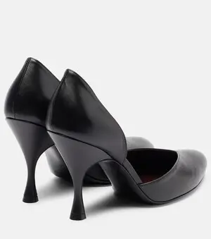 HERBERT LEVINE Leather Pointed Toe Pumps