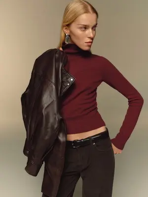 Fine Knit Turtleneck Sweaters