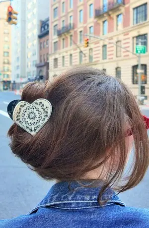 SOLAR ECLIPSE Paisley Heart Claw Clip