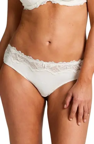 Hunkemoller Diva Thong Short Offwhite