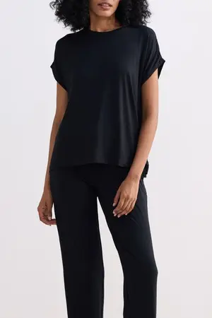 Reistor Off The Shoulder T-shirts For Women