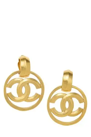 Chanel Beveled 'cc' Circle Clip-on Earrings - Gold