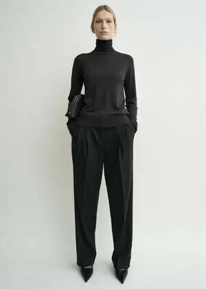 TOTEME Fine Knit Turtleneck