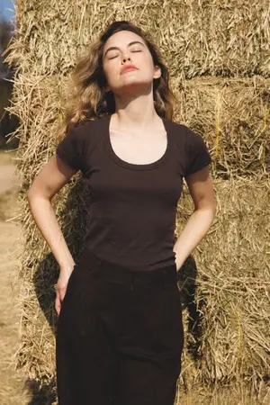 VIR VITA Pointelle Scoop Tee - Espresso