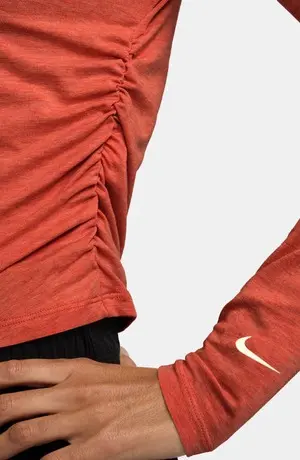 Nike Chill Stretch Cotton Blend T-shirt - Picante Red/htr/sail