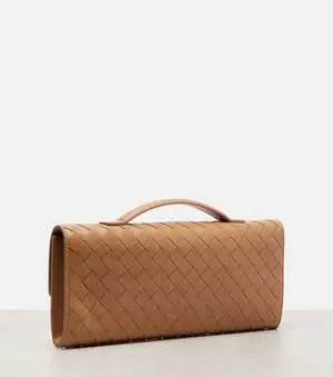 Bottega Veneta Andiamo Intrecciato Leather Clutch - Beige