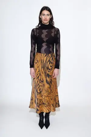 UNTITLED IN MOTION Pimona Abstract Knit Turtleneck