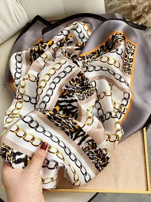 SILKSILKY Silk Square Scarf - Chain