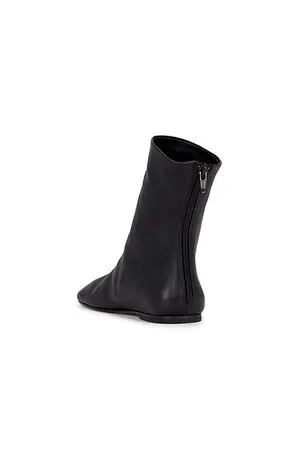 JUDE Floor Boot