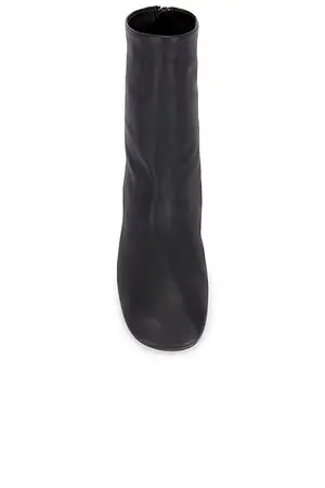 JUDE Floor Boot