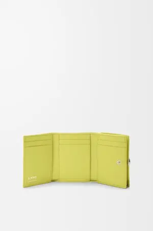 Loewe Pebble Trifold Wallet In Shiny Nappa Leather Skin - Light Citrine