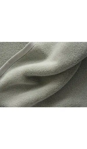 PARACHUTE Premium Plush Hand Towel