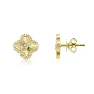 THE LOVERY FINE JEWELRY Fluted Gold Diamond Clover Stud Earrings - Yellow Gold