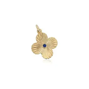THE LOVERY FINE JEWELRY Fluted Clover Charm - Blue Sapphire