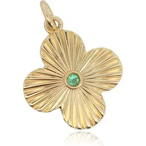 THE LOVERY FINE JEWELRY Fluted Clover Charm - Emerald