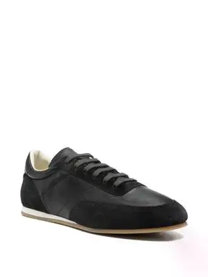 COMMON PROJECTS Minimal Leather Sneakers