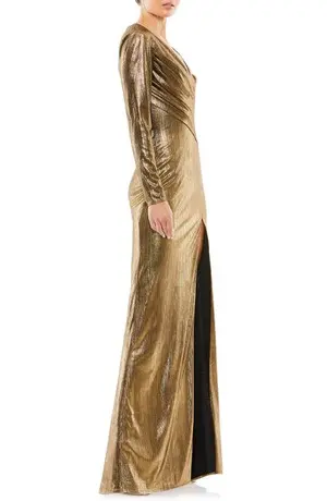 Mac Duggal Metallic Ruched Gown With V-neck And High Slit - Gold