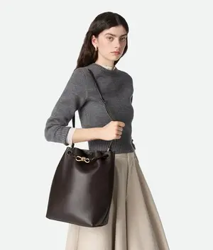 Bottega Veneta Andiamo Bucket Bag - Fondant