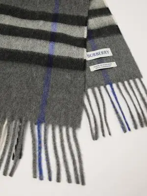 Burberry Classic Check Scarf In Pure Cashmere With Fringed Edges - Grey