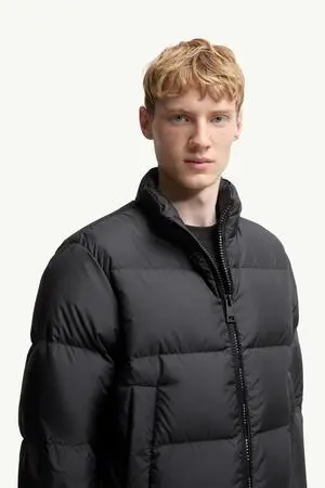 Moncler Erterle Short Down Jacket - Black