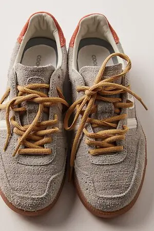 Women's Everyday Shoes