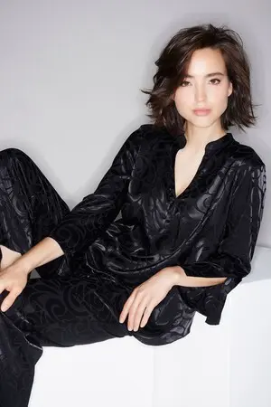Natori Scroll Satin Jacquard Long Sleeve Pj - Black