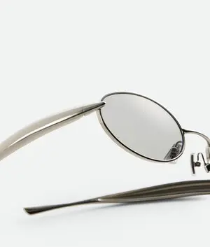 Bottega Veneta Sardine Oval Sunglasses - Silver/gray