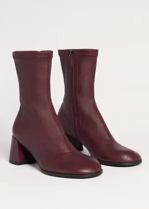 ME+EM Ankle Stretch Boot - Deep Red