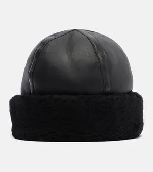 TOTEME Shearling-trimmed Leather Hat