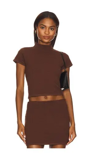 Line & Dot T-shirts For Women