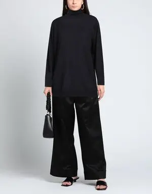 GOTHA Turtleneck Wool Top