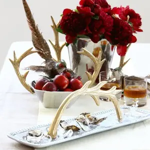 LUNARES Staghorn Cakestand