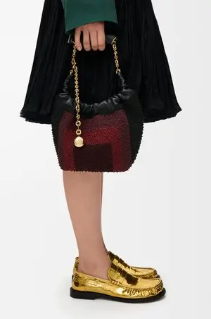 Loewe Mini Squeeze Bag In Beaded Leather - Black/burgundy