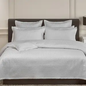 AMALIA HOME COLLECTION Vita Quilted Sateen Bedspread, Queen
