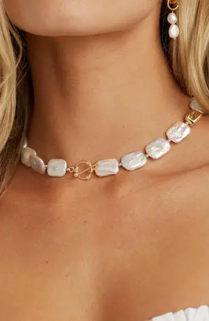 UNTAMED PETALS Kourt Pearl Necklace