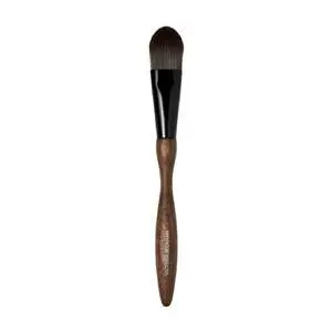 Victoria Beckham Flat Complexion Brush - One-color