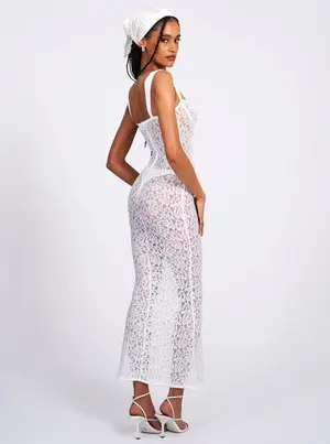 MISS CIRCLE Veronica Lace Maxi Dress