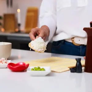 JOYCE CHEN Sushi Board And Sushi Roller Set