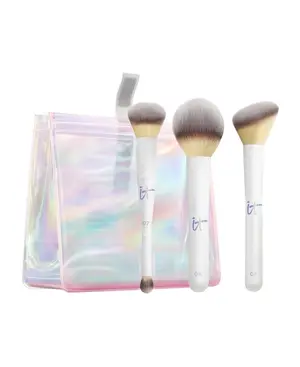 IT COSMETICS 3-pc. Unwrap Your Creativity Makeup Brush Set + Makeup Case