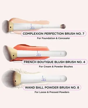 IT COSMETICS 3-pc. Unwrap Your Creativity Makeup Brush Set + Makeup Case