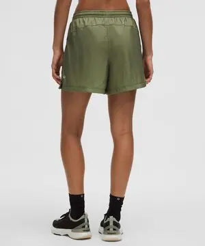 Lululemon Lightweight Mid-rise Active Short 5 - Bay Leaf/lemongrass